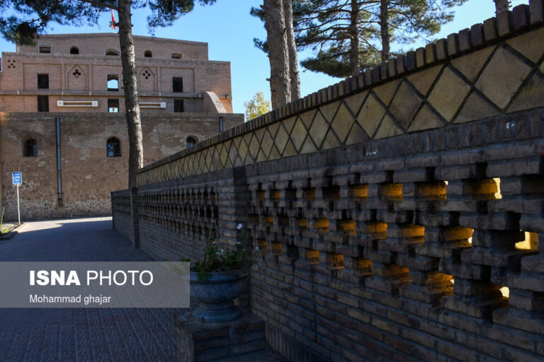 Iran's Architecture In Photos: Qaen Grand Mosque - Iran Front Page