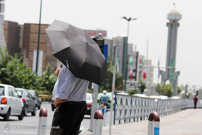 Extreme Heat In Iranian Capital - Iran Front Page