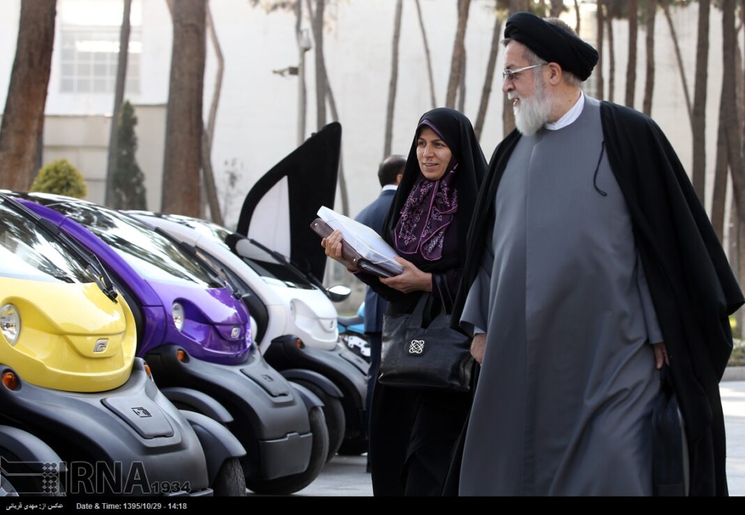 Iranian President Test-Drives Homegrown Electric Car - Iran Front Page