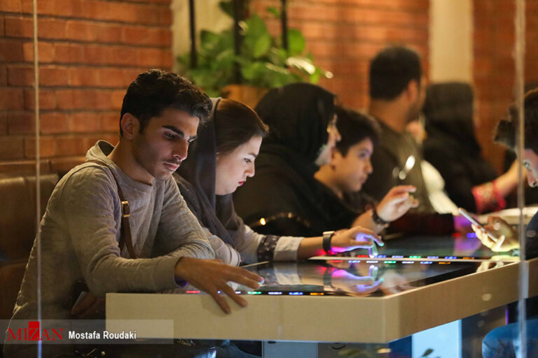 Middle East’s First Robotic Restaurant Opens In Tehran