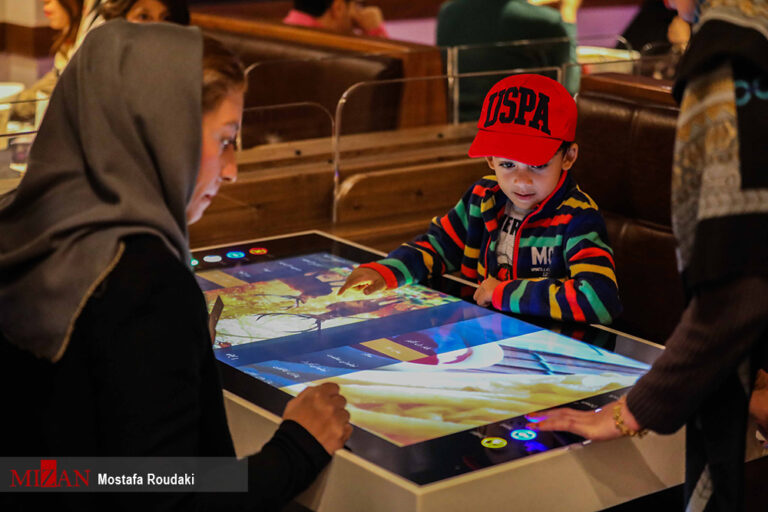 Middle East’s First Robotic Restaurant Opens In Tehran