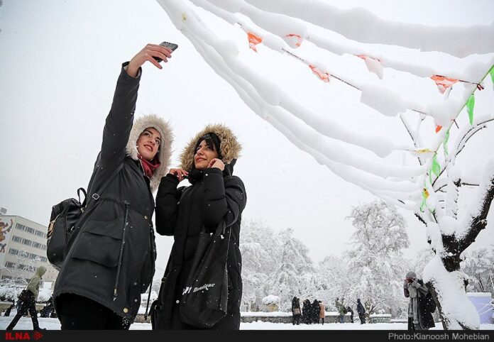 Photos Of Tehran Blanketed In Heavy Snow