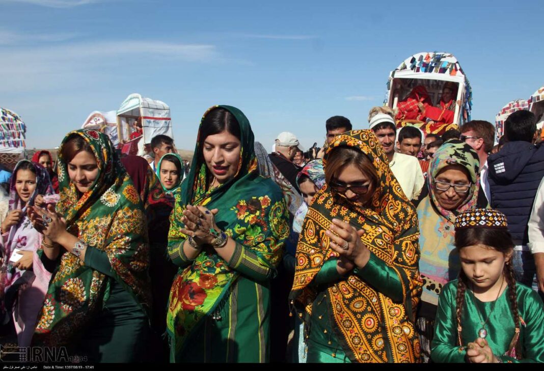 Eight Turkmen Couples Hold Joint Wedding In Traditional Style - Iran ...