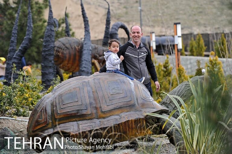 Giant Insects Park Launched In Tehran - Iran Front Page