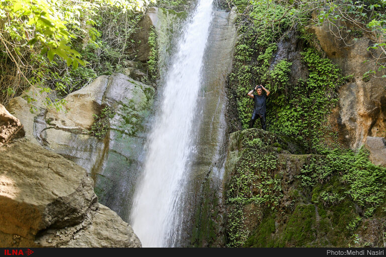 Wind Turbines Of Manjil; Beautiful Kalashtar - Iran Front Page