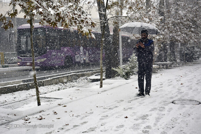 Tehran Citizens Surprised By First Autumn Snowfall - Iran Front Page