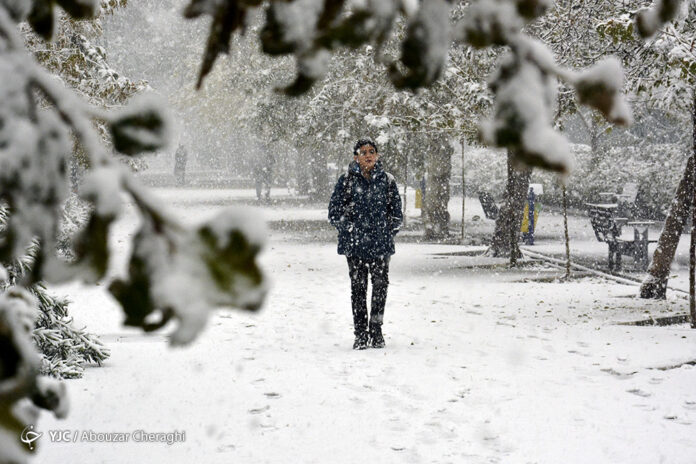 Tehran Citizens Surprised By First Autumn Snowfall - Iran Front Page