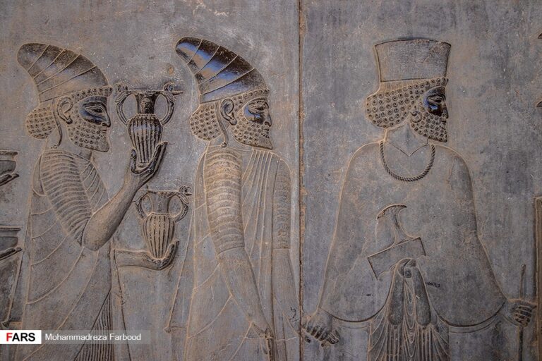 Persian Architecture In Photos: Reliefs Of Persepolis - Iran Front Page