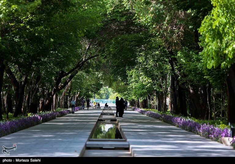 Iran's Beauties In Photos: Isfahan In Spring - Iran Front Page