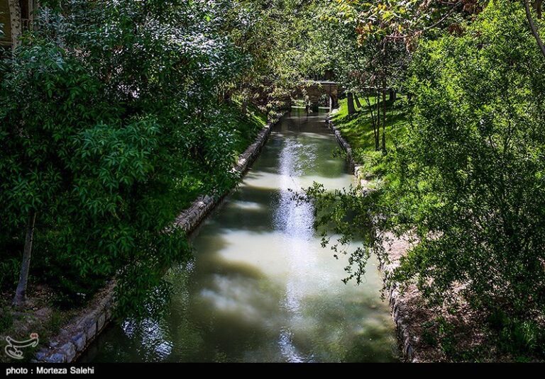 Iran's Beauties In Photos: Isfahan In Spring - Iran Front Page