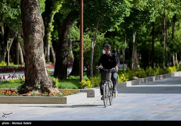 Iran's Beauties In Photos: Isfahan In Spring - Iran Front Page