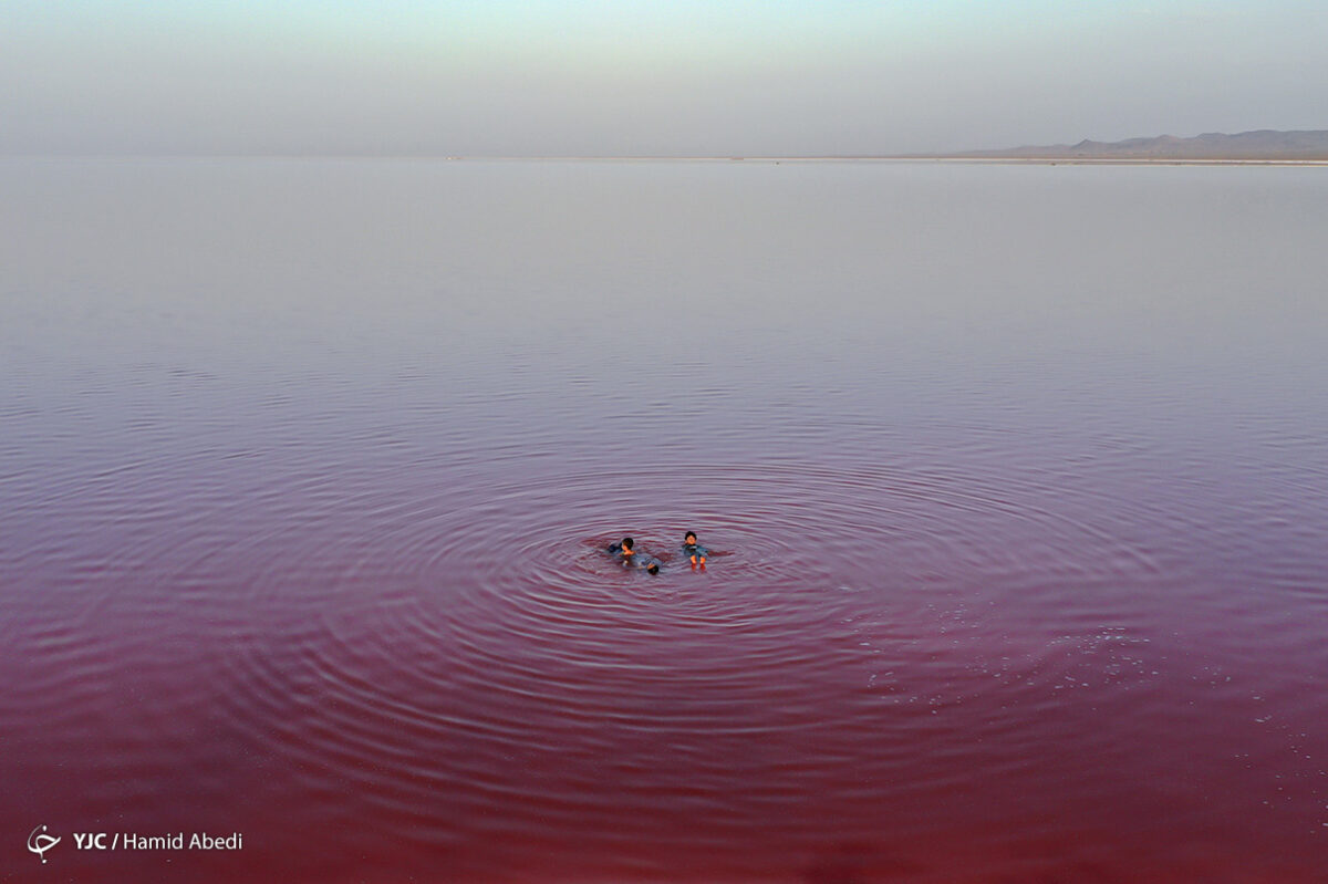 Iran In Photos: Water In Howz Soltan Lake Turns Red - Iran Front Page