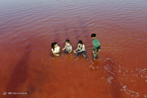 Iran in Photos: Water in Howz Soltan Lake Turns Red | Iran Front Page