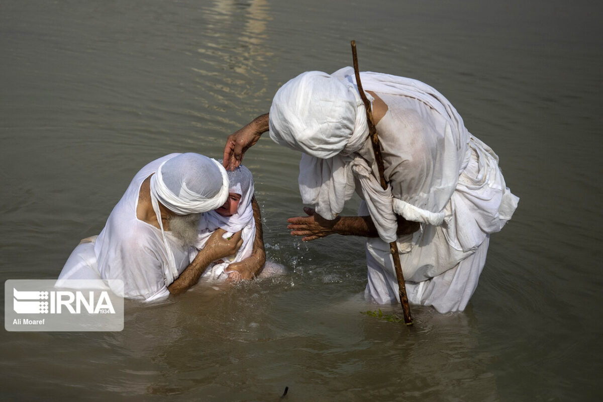 Mandaean Children Baptized In Iran's Karun River - Iran Front Page