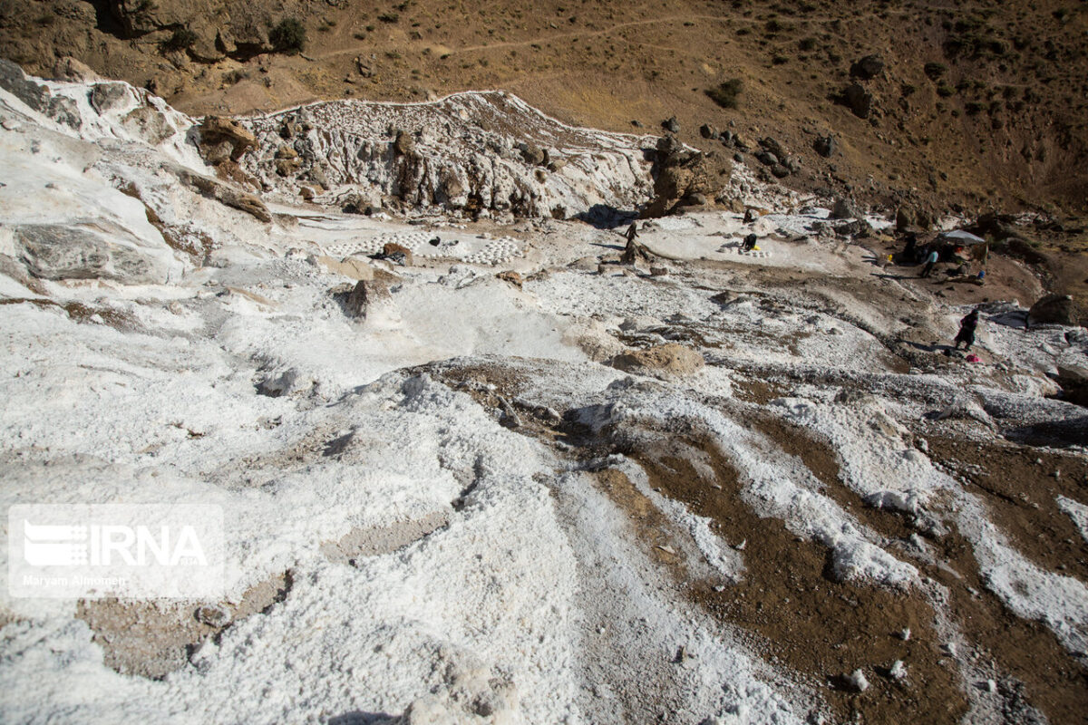 Women Villagers In Western Iran Earn A Living By Collecting Salt From ...