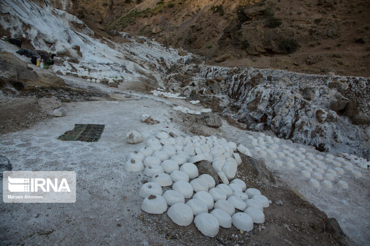 Women Villagers In Western Iran Earn A Living By Collecting Salt From ...