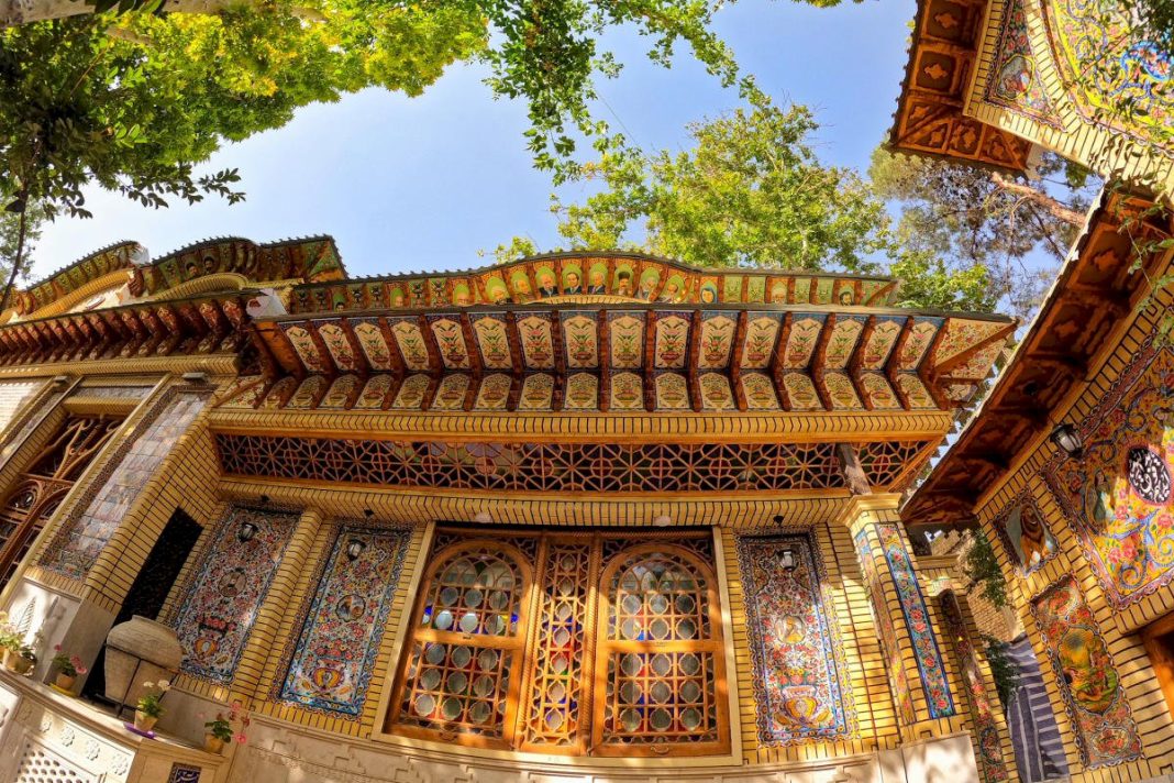 Iran Tourism: Flower And Bird Museum Of Shiraz - Iran Front Page