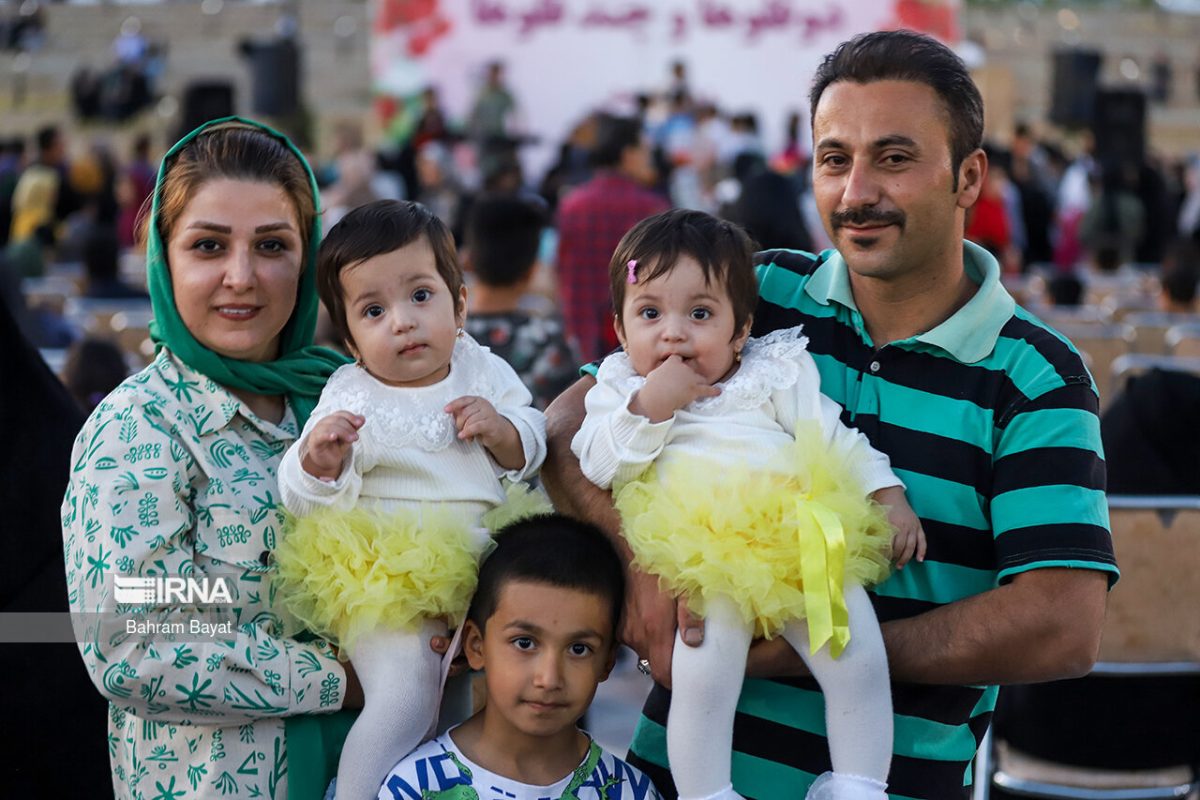 Iranians Celebrate National Festival Of Twins In Zanjan - Iran Front Page