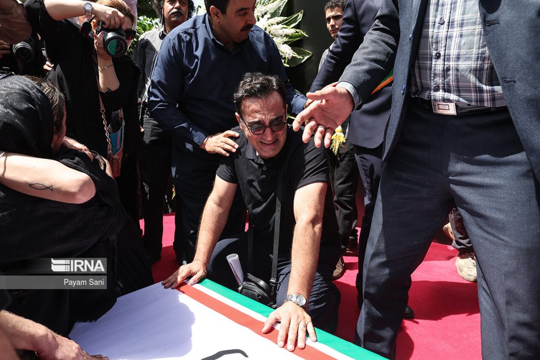 Iranians Bid Farewell To Renowned Poet Ahmad Reza Ahmadi - Iran Front Page