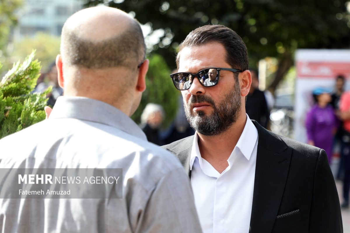 Iranian Actor, Ferdows Kaviani, Laid To Rest - Iran Front Page