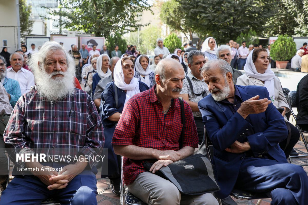 Iranian Actor, Ferdows Kaviani, Laid To Rest - Iran Front Page