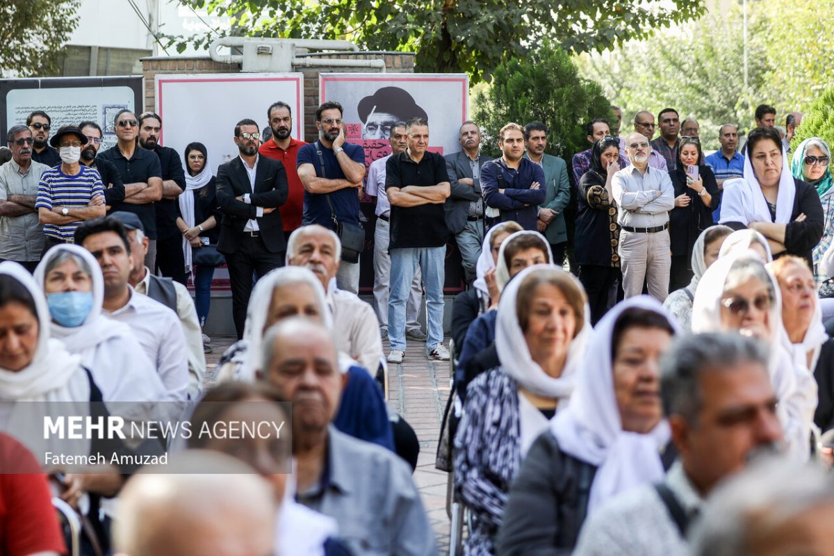 Iranian Actor, Ferdows Kaviani, Laid To Rest - Iran Front Page