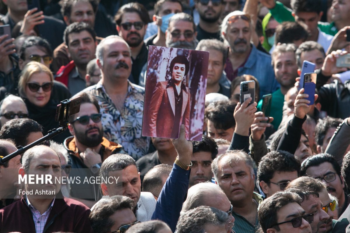 Iranian Singer, Akbar Golpayegani, Laid To Rest - Iran Front Page