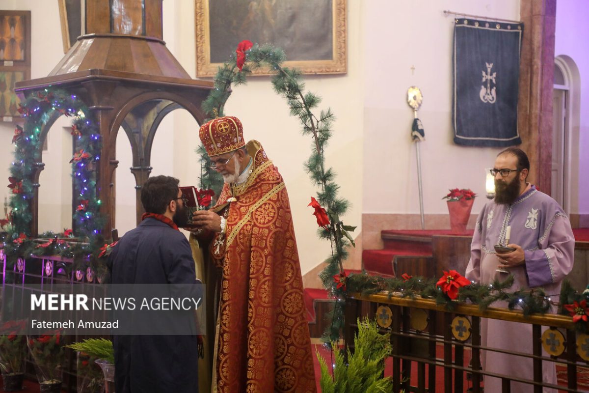 Christian Iranians Ring In New Year - Iran Front Page