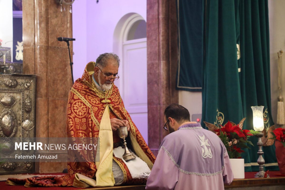 Christian Iranians Ring In New Year - Iran Front Page